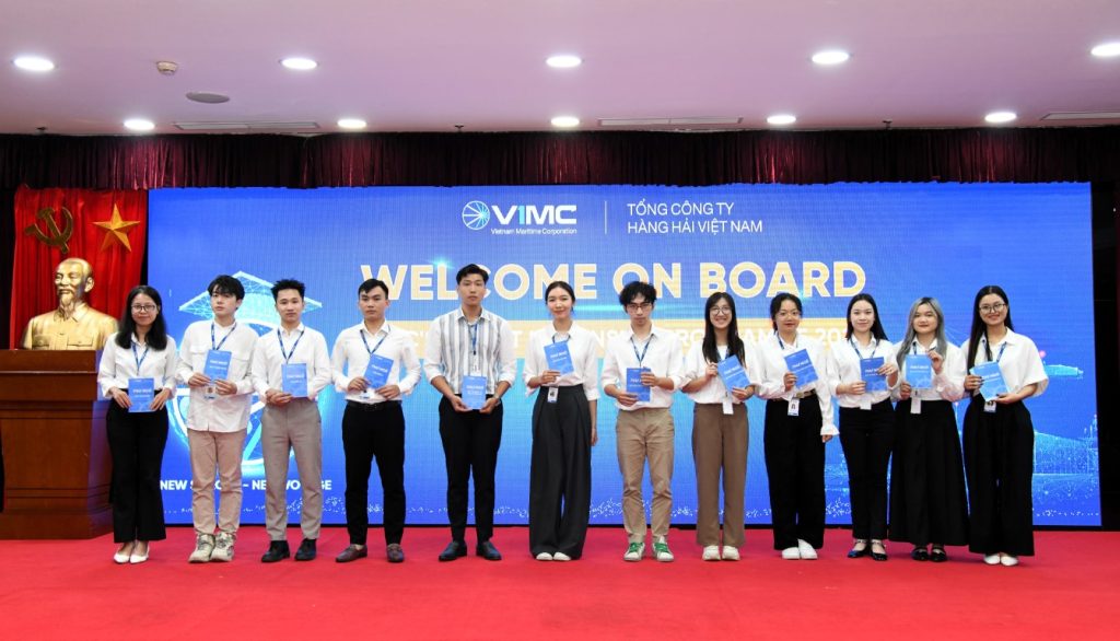 VIMC và 14 thực tập sinh tài năng bắt đầu hành trình chinh phục tương ...