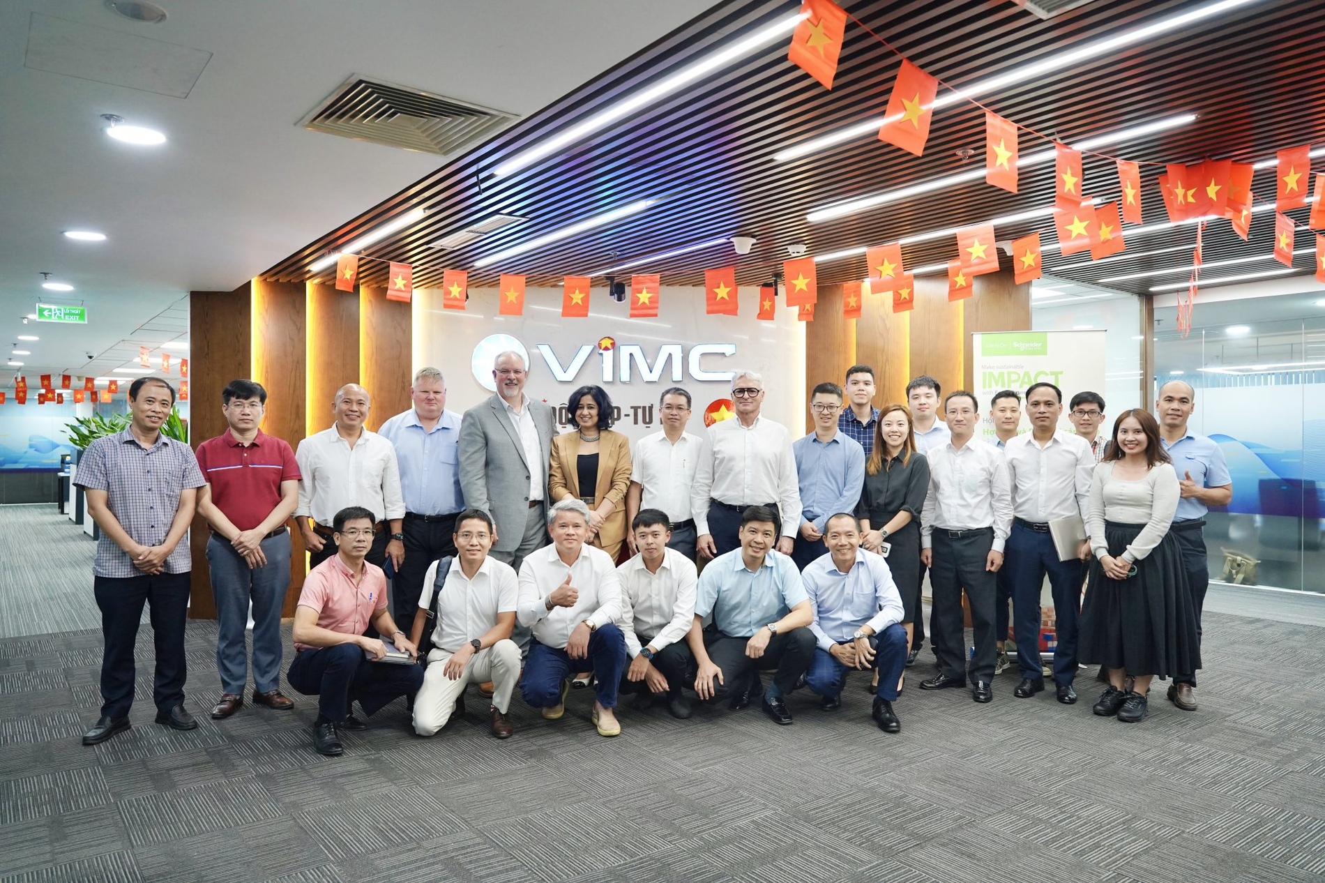 VIMC phối hợp cùng Schneider Electric thúc đẩy chuyển đổi cảng xanh