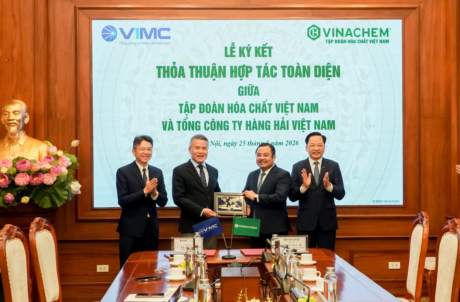 VIMC và Vinachem bắt tay xây dựng chuỗi cung ứng công nghiệp ...
